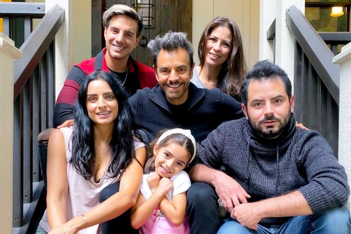 Los Derbez conquistan las redes con su divertida forma de anunciar su ...
